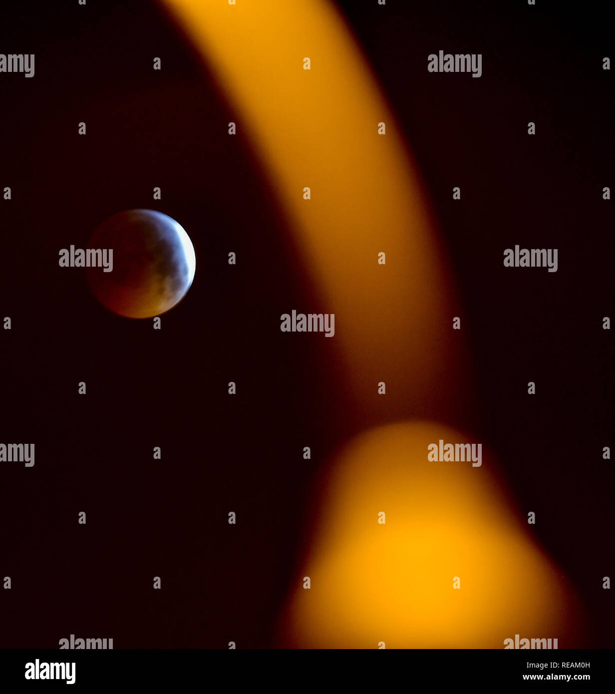 Solar eclipse from earth hi-res stock photography and images - Alamy