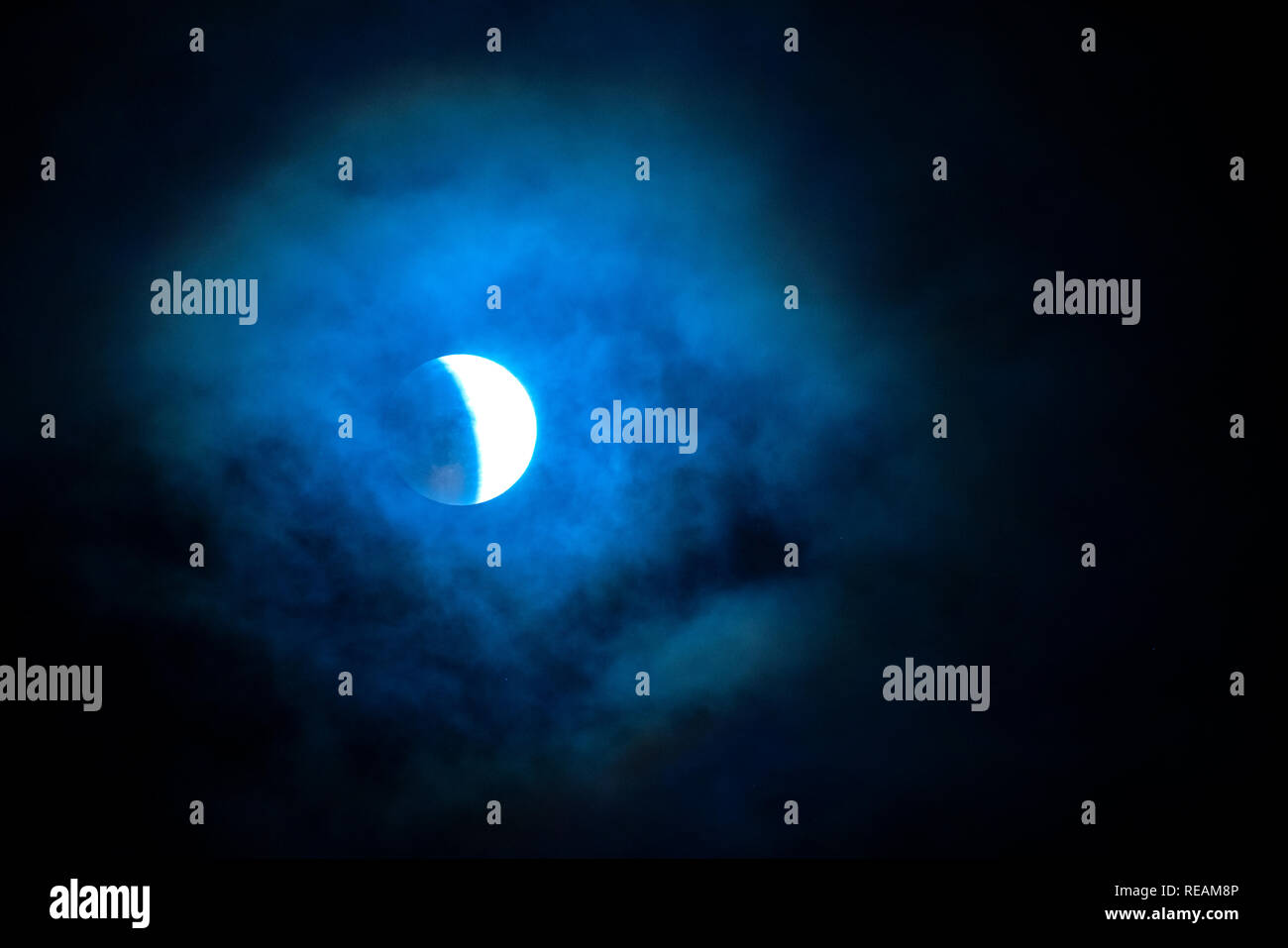 2019 lunar eclipse hi-res stock photography and images - Alamy