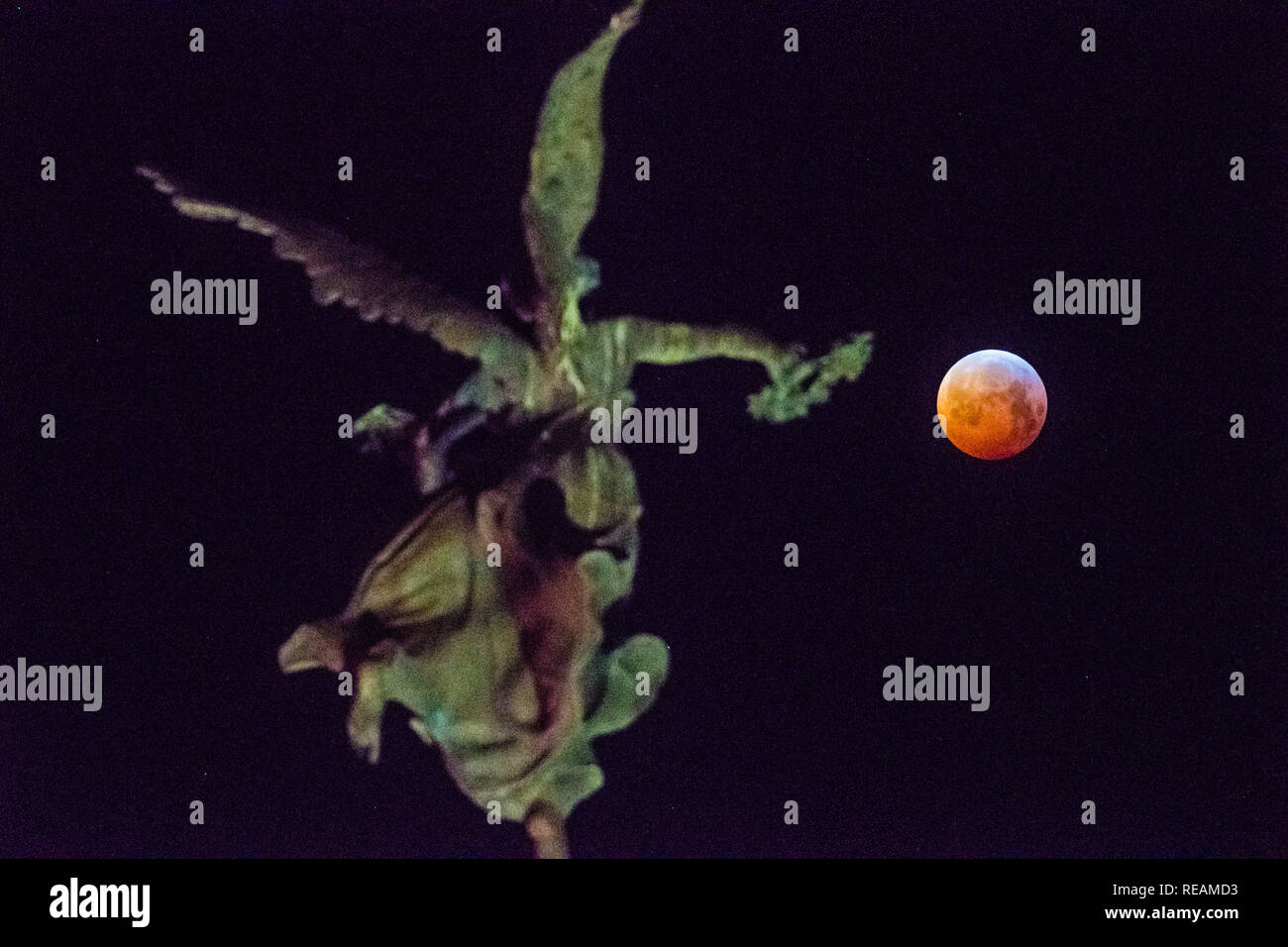 Moon in earths shadow hi-res stock photography and images - Alamy