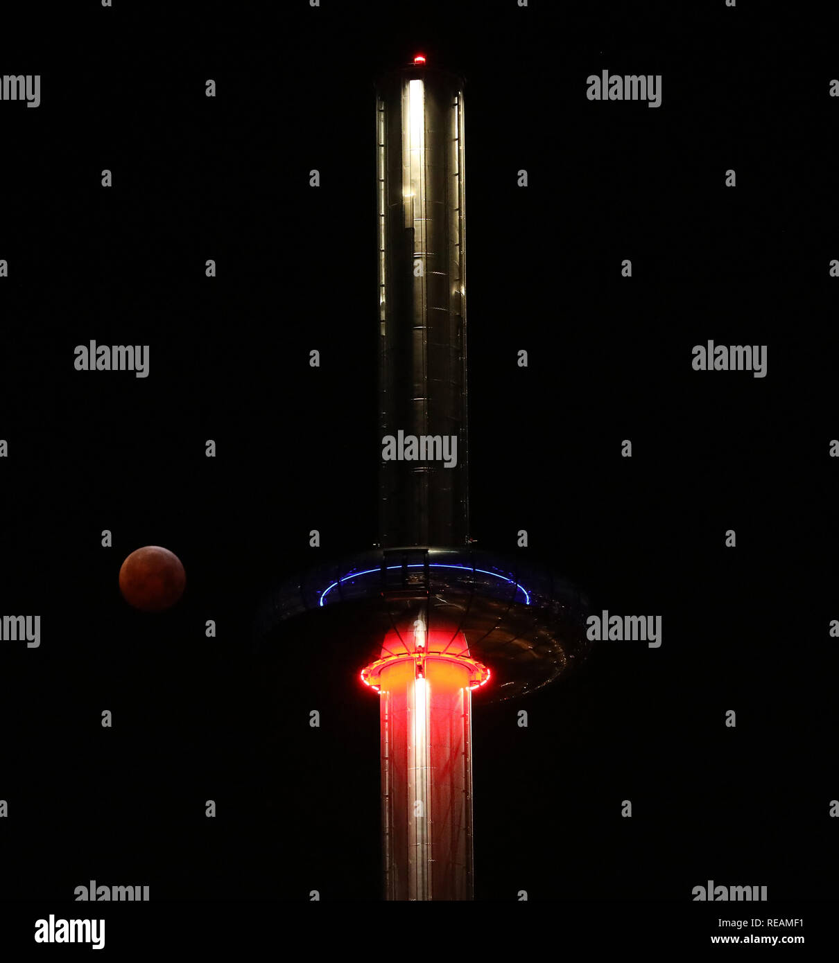 Super red moon hi-res stock photography and images - Alamy