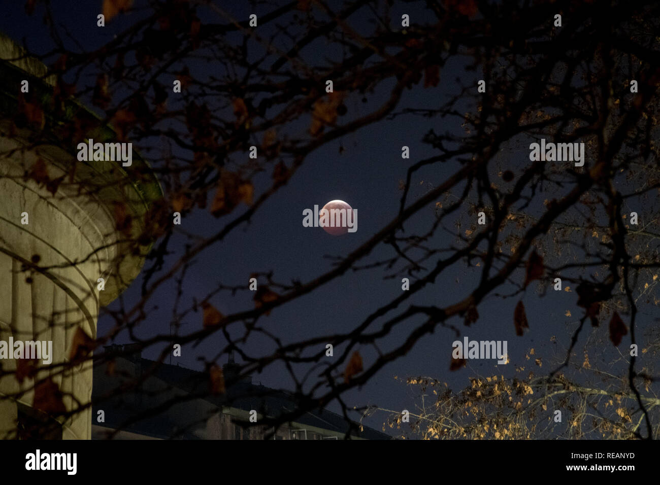 Astronomia lunar hi-res stock photography and images - Alamy