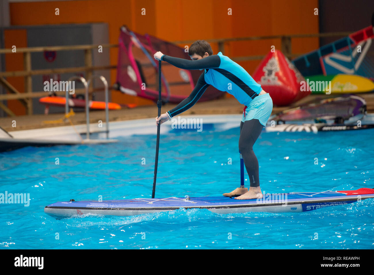 Duesseldorf, Deutschland. 18th Jan, 2019. Stand up paddler with ...