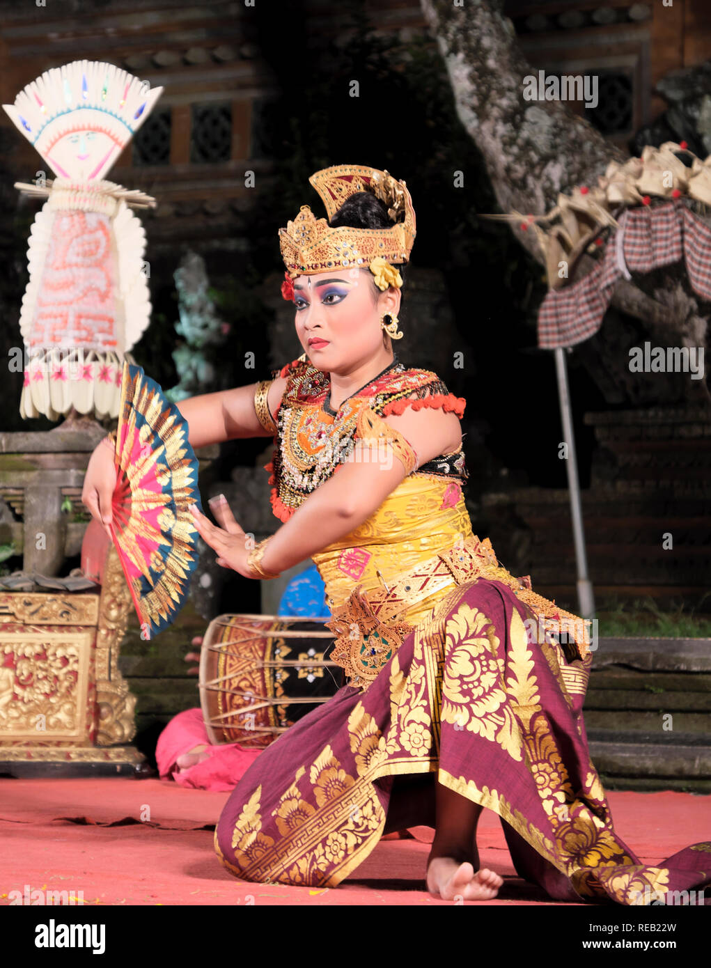 traditional dancers in ubud,bali Stock Photo - Alamy