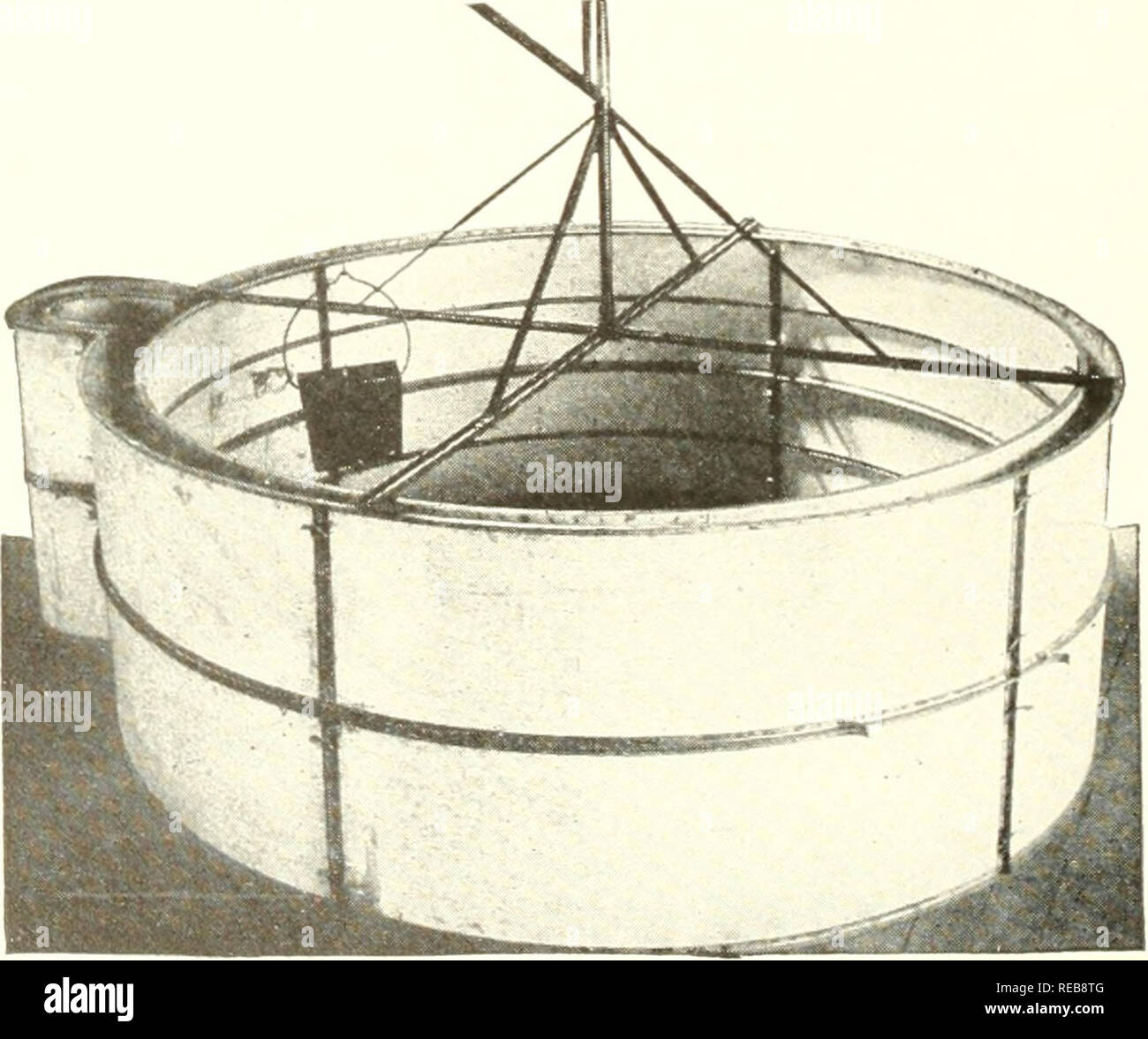 . Concrete silos... 58 CONCRETE SILOS inner and outer forms are kept ...