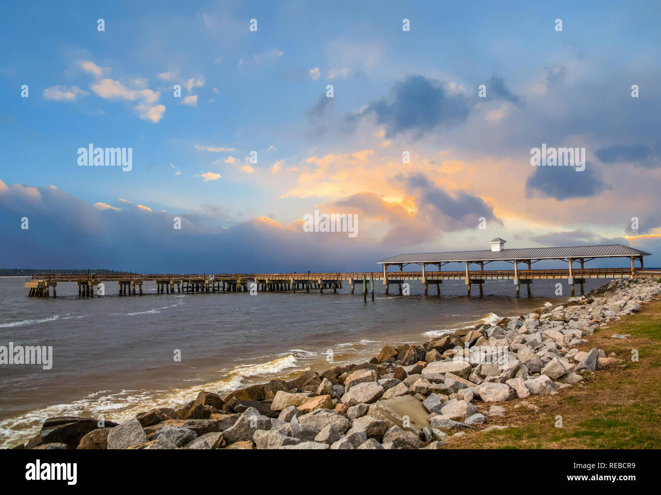 A view of the old fishing pier on St Simons Island, Georgia Stock Photo ...