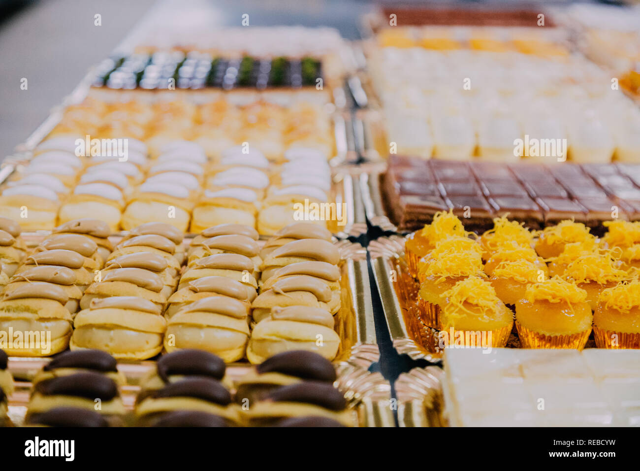Palm sugar processing hi-res stock photography and images - Alamy