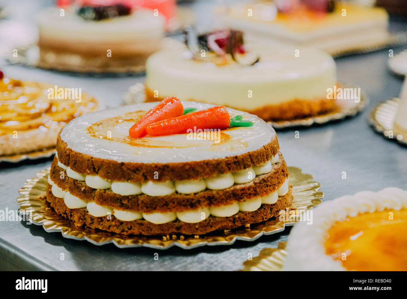 Cake factory production hi-res stock photography and images - Alamy