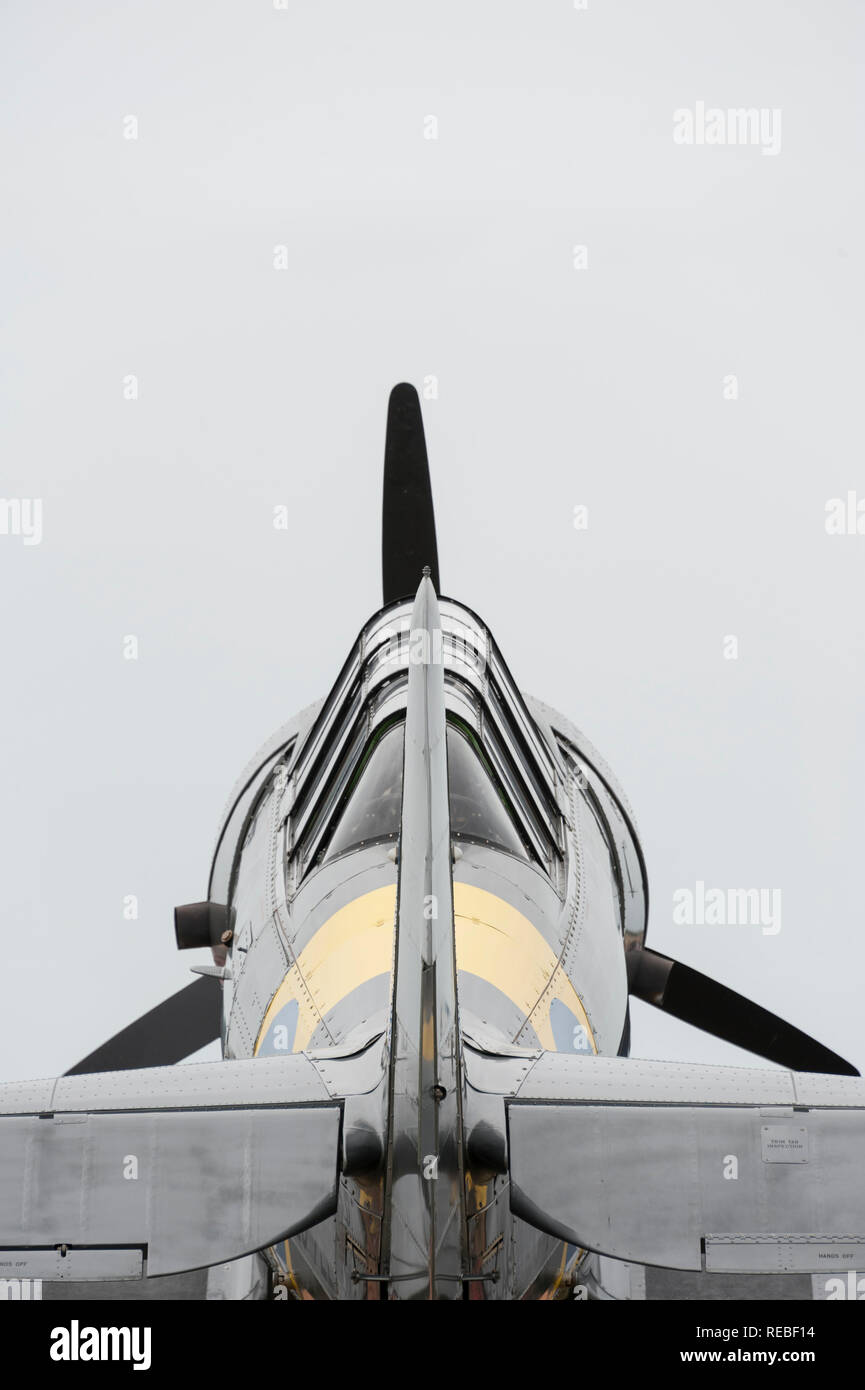 Propeller cockpit hi-res stock photography and images - Alamy