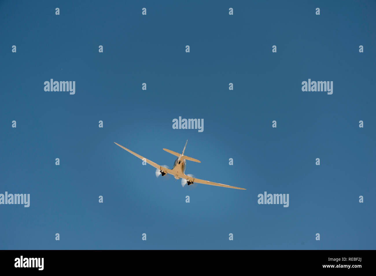 Airplane two flight sky hi-res stock photography and images - Alamy