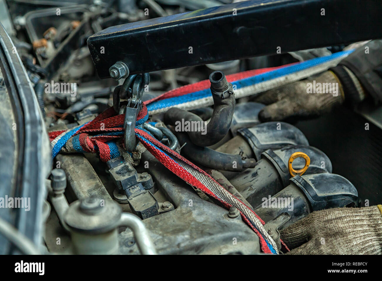 Crane car engine block hi-res stock photography and images - Alamy
