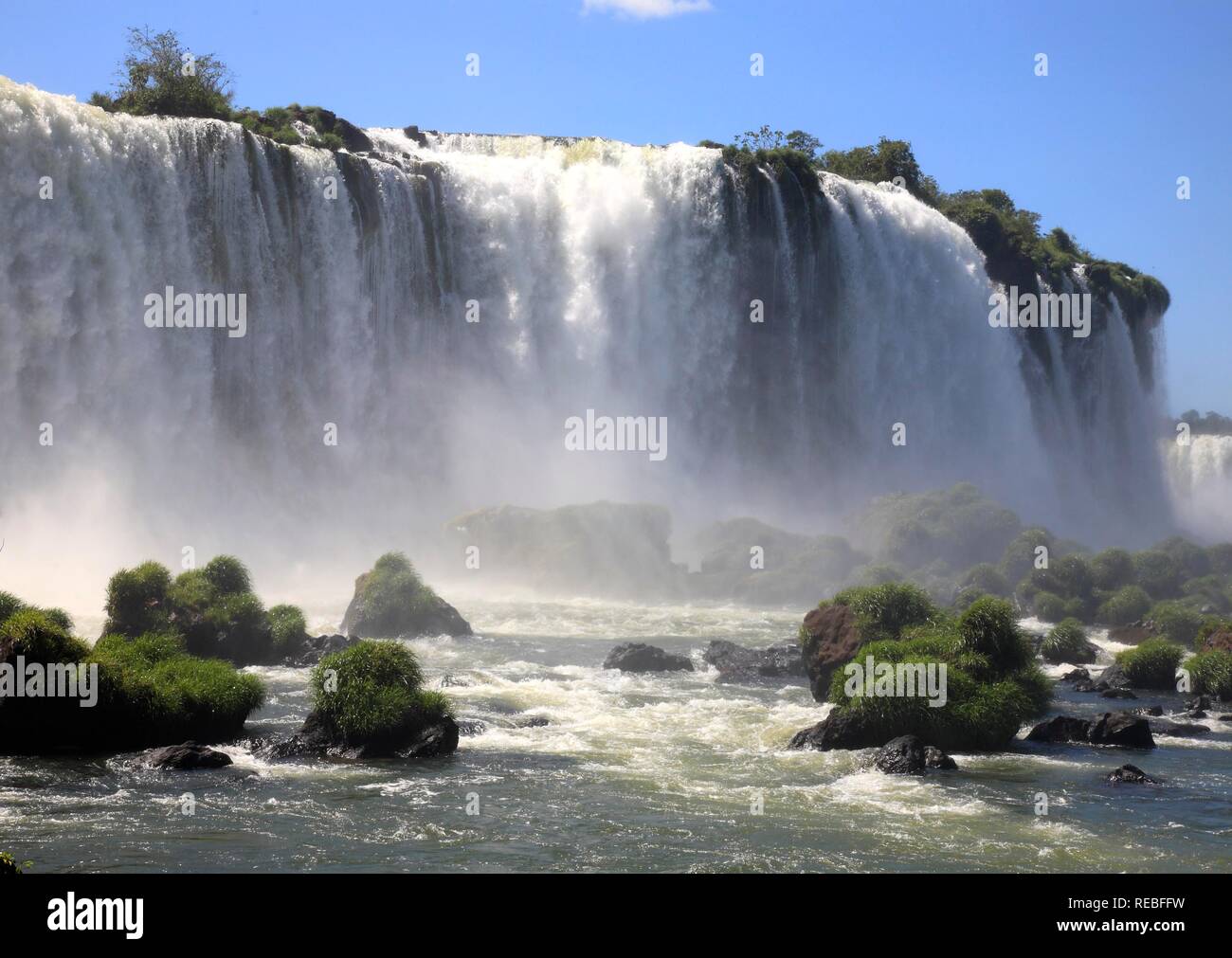 Iguaçu, Iguaçu Waterfalls from the Brazilian side, UNESCO World ...