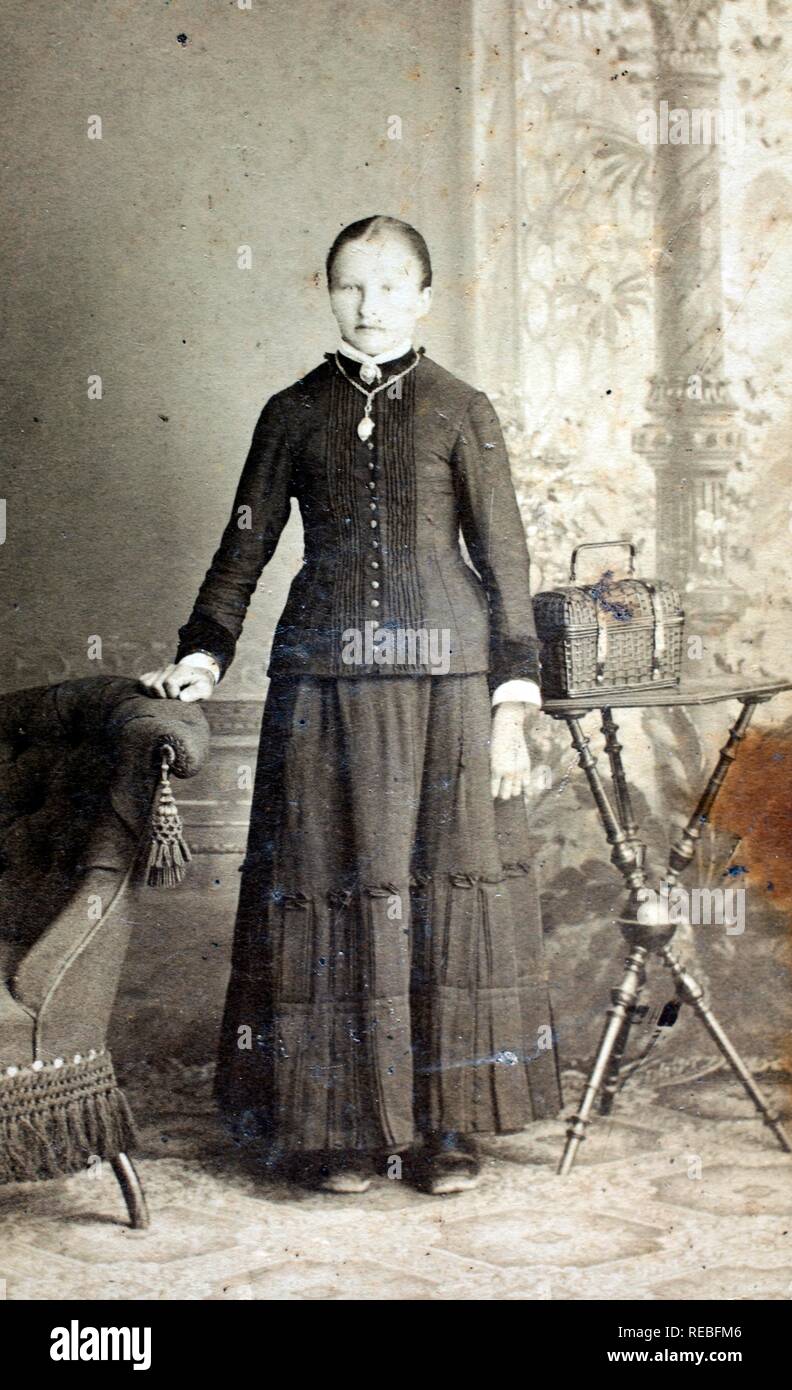 Historical photo, elegant woman with a bag, 1903, Upper Bavaria ...