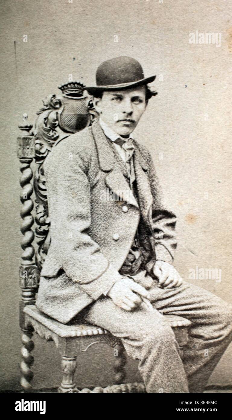 1900 young man hi-res stock photography and images - Alamy