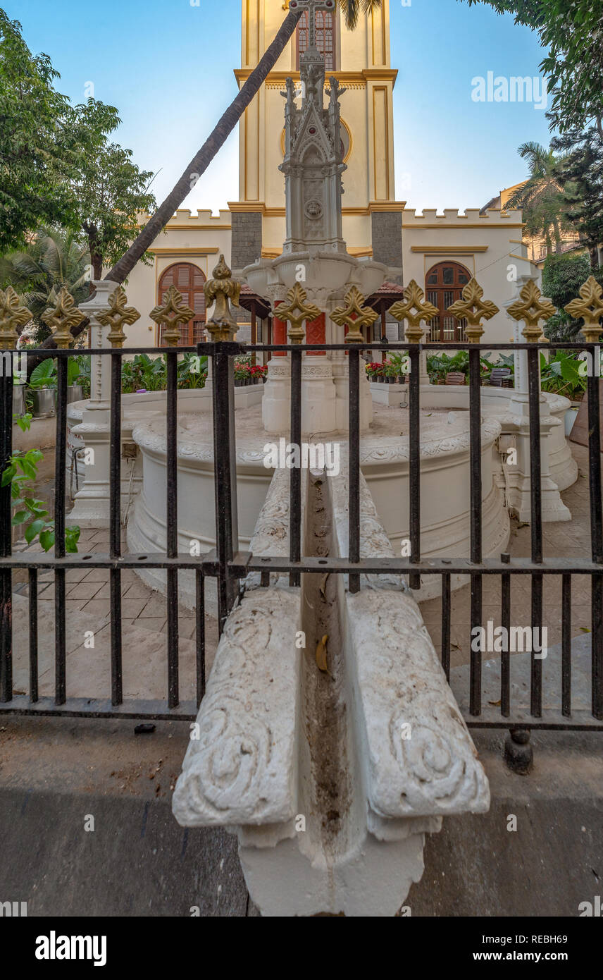 Veer nariman road fort hi-res stock photography and images - Alamy