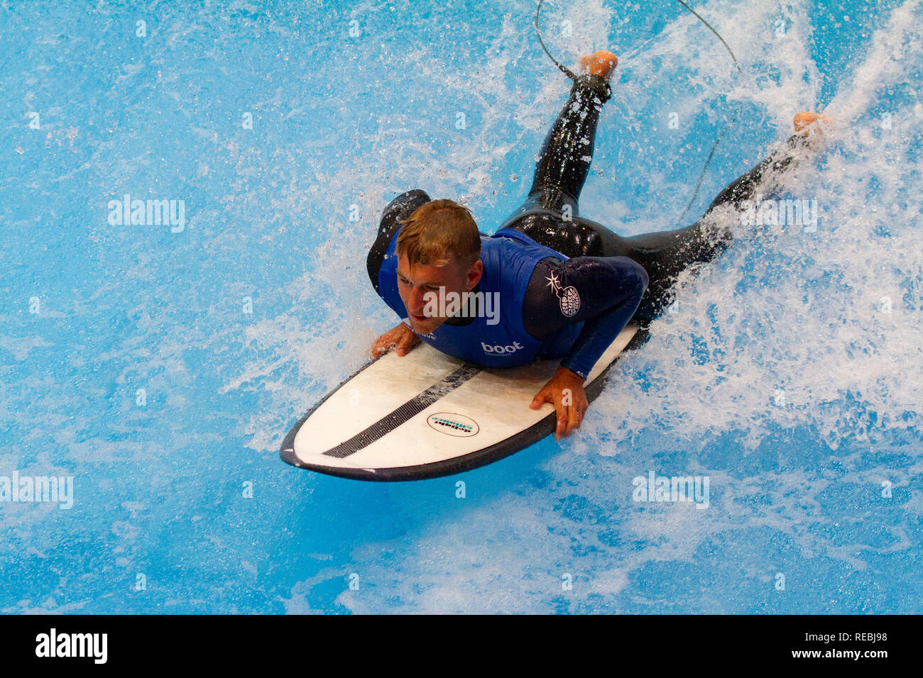 Surf-Weltmeister Robby Naish auf der 50. Wassersportmesse "boot ...