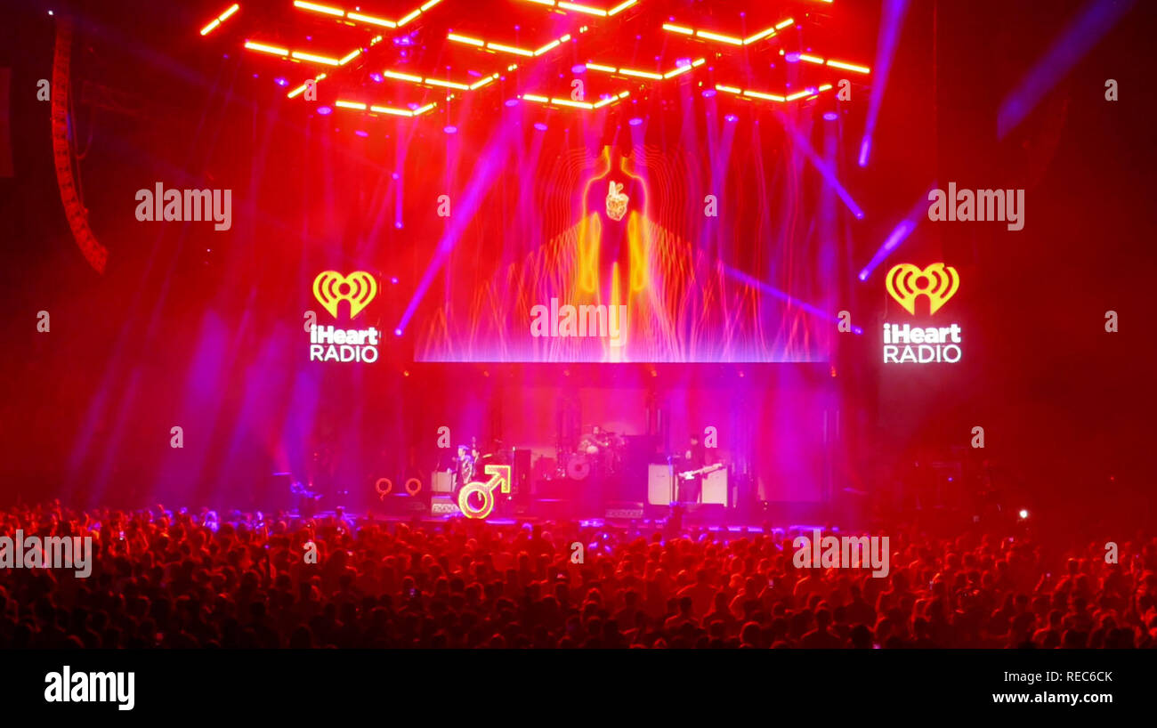 Brandon flowers the killers on stage hi-res stock photography and ...