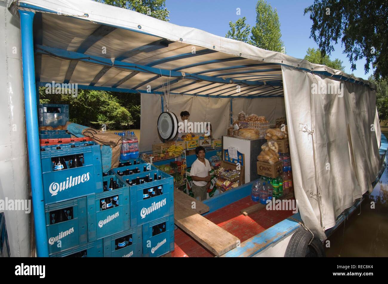 Floating grocery boat hi-res stock photography and images - Alamy
