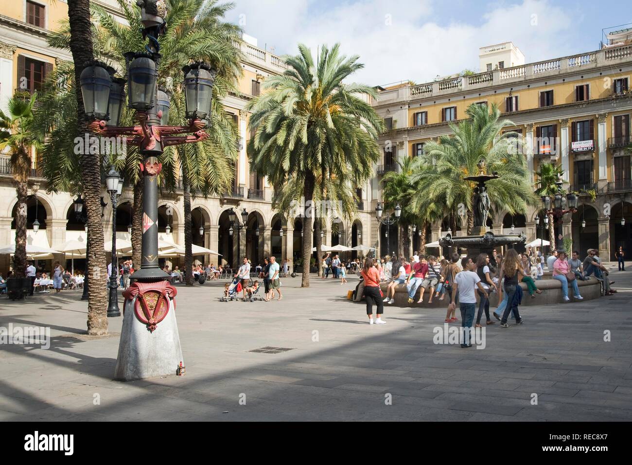 Plaza real barcelona hi-res stock photography and images - Alamy