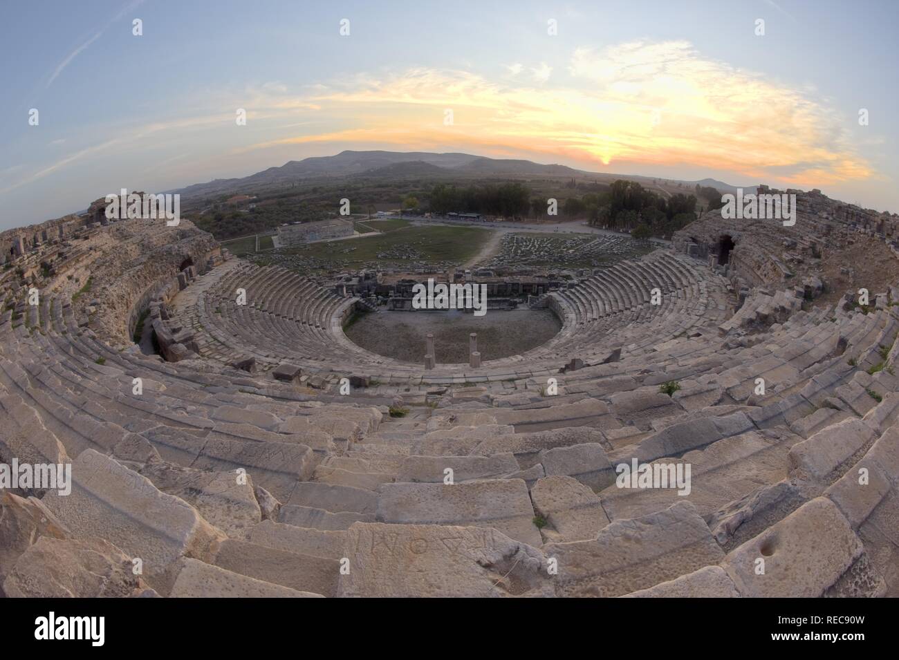 Greco roman ancient amphitheatre hi-res stock photography and images ...