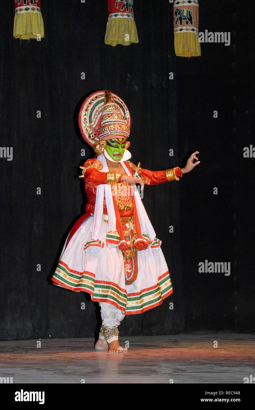 Folk dances of india hi-res stock photography and images - Alamy