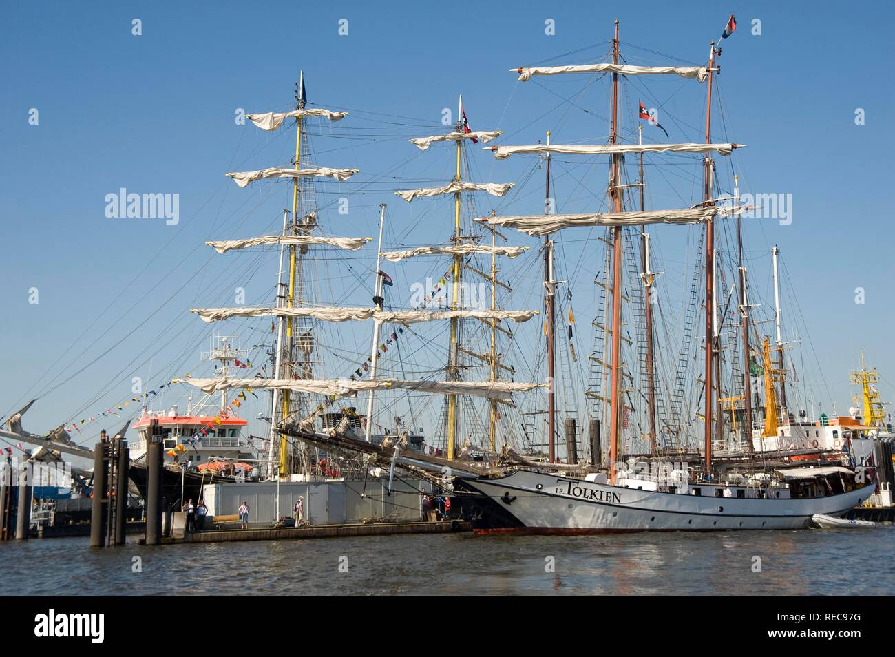 Sailing ships during the Hamburger Hafenfest, Hamburg Harbour Festival ...