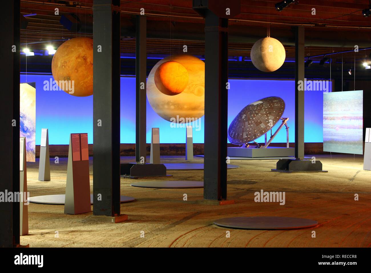 Three-dimensional representation of the Sun and her planets, Out of ...