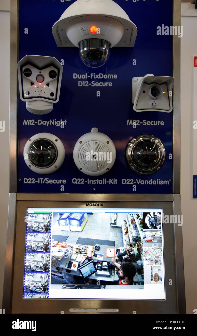 Police office monitors hi-res stock photography and images - Alamy