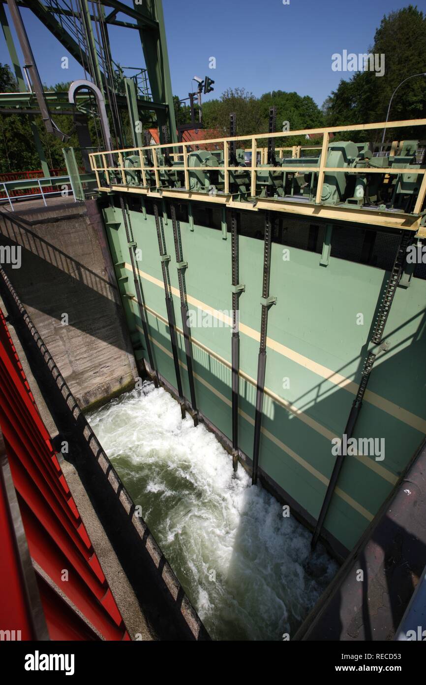 Lock at the Wesel-Datteln-Canal, for inland freight ships, locks near ...