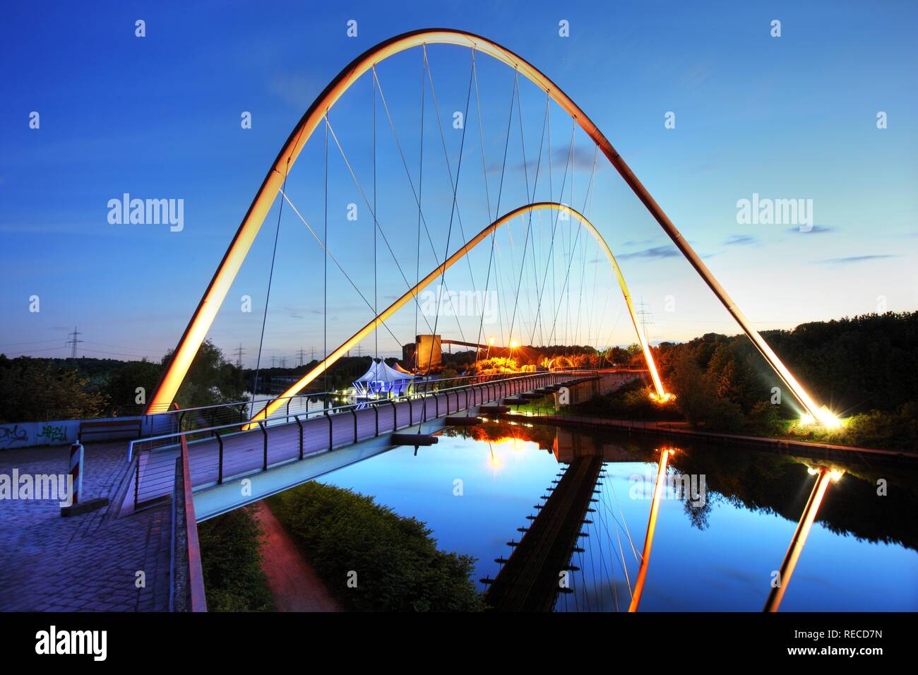 Double-arched bridge over the Rhine-Herne canal at Nordstern Park ...