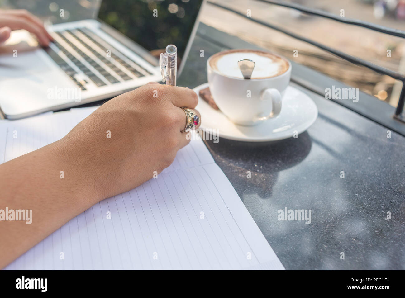 Note paperwork hi-res stock photography and images - Alamy
