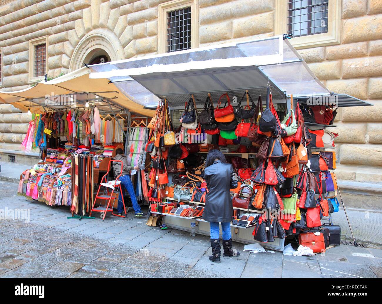 Florence market stall hi-res stock photography and images - Alamy