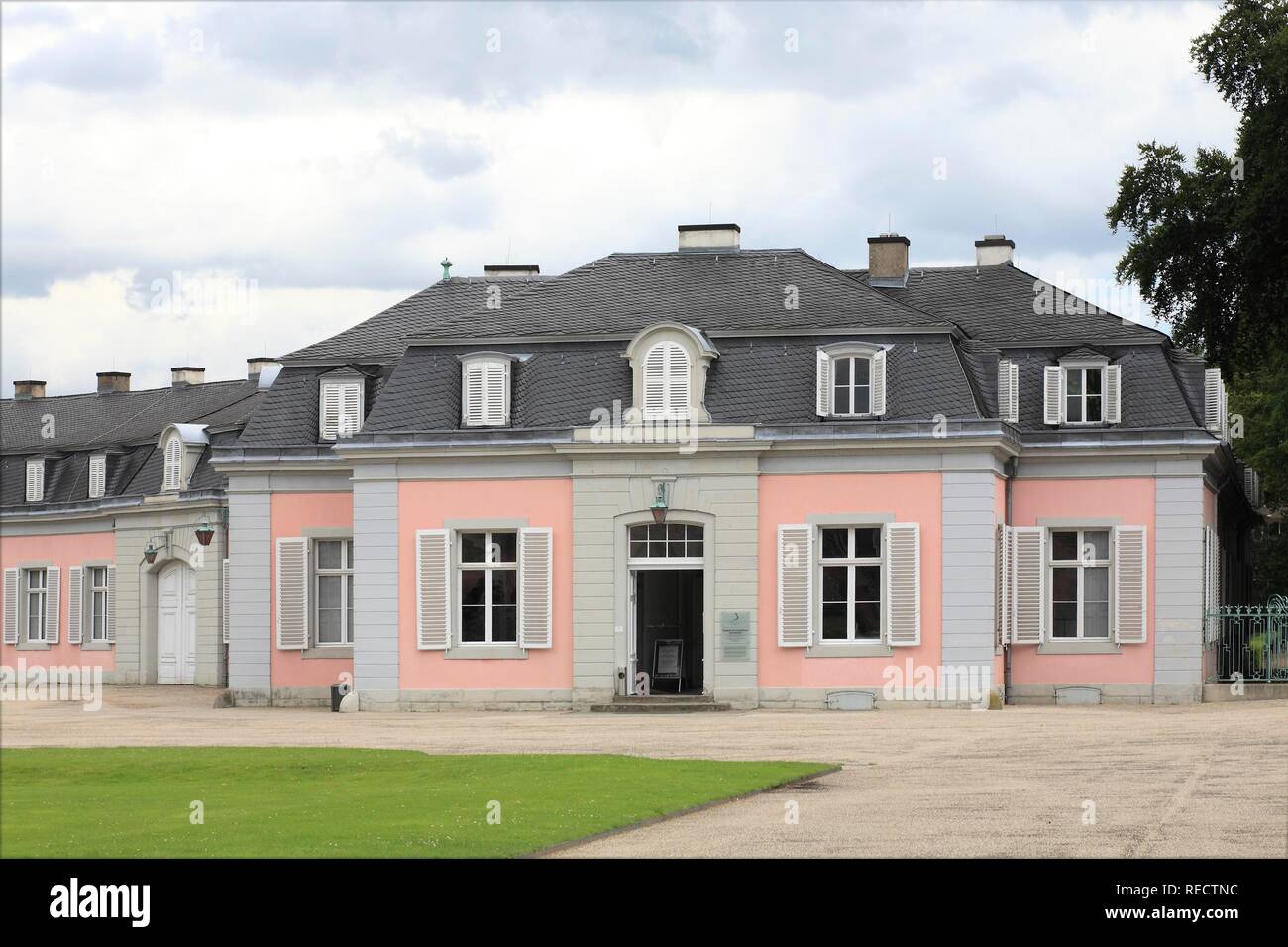 Benrath castle hi-res stock photography and images - Alamy