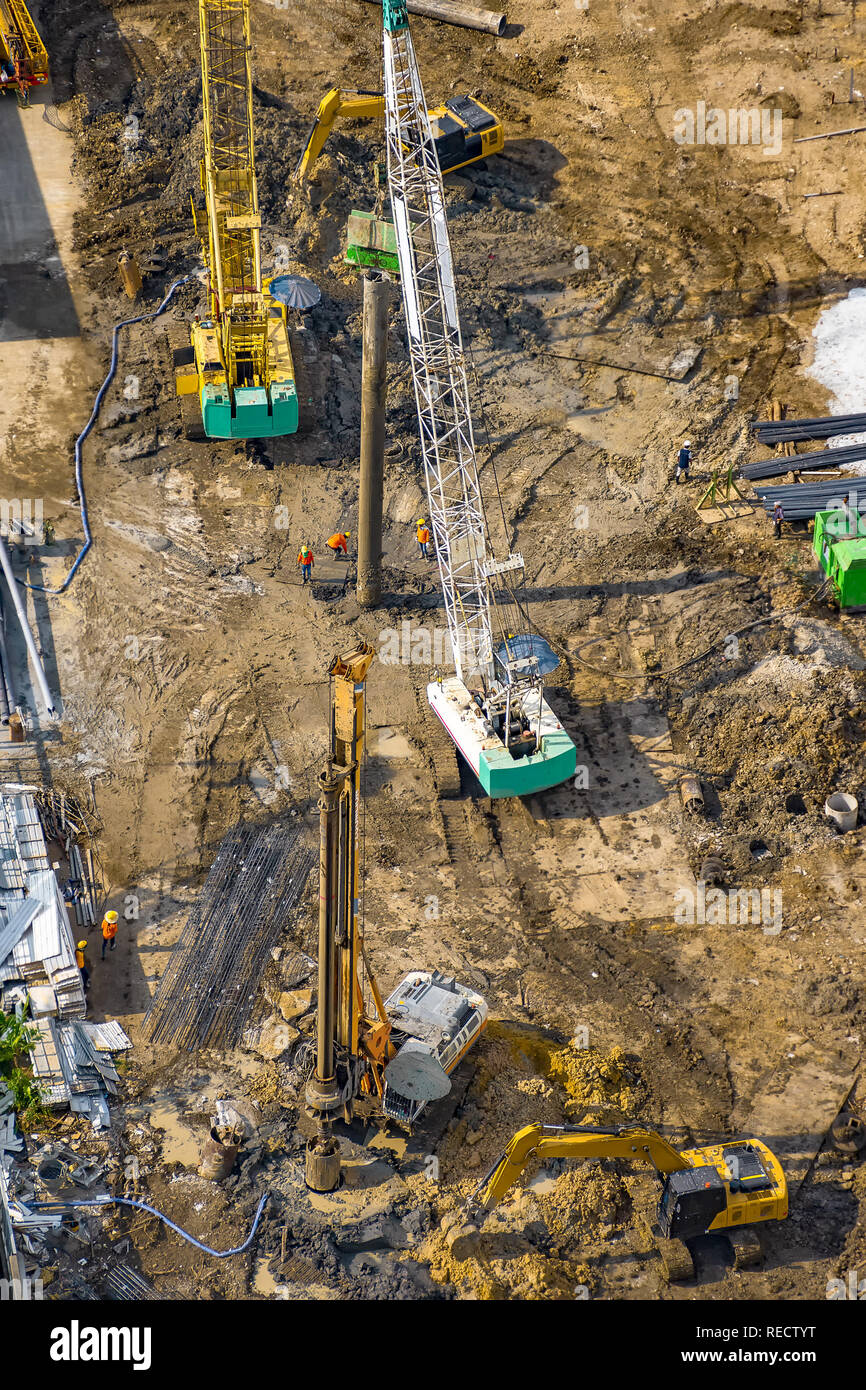 Rotary piling rig hi-res stock photography and images - Alamy