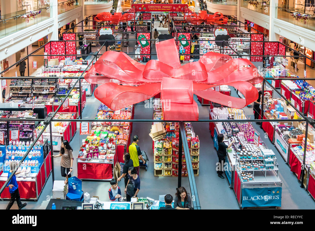 Indoor malls hi-res stock photography and images - Alamy