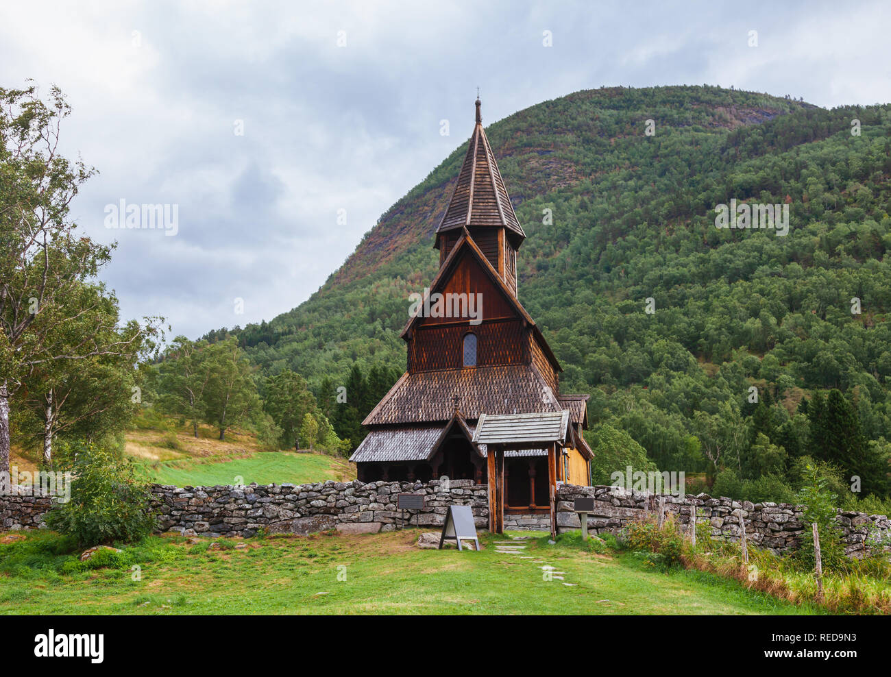 12th century wooden Romanesque Urnes Stave Church (Urnes stavkyrkje ...