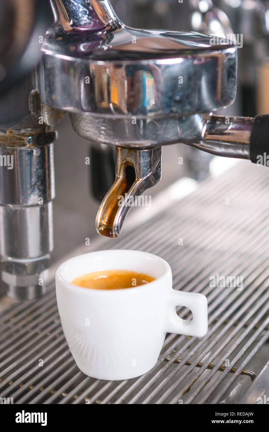 Pulling espresso hi-res stock photography and images - Alamy
