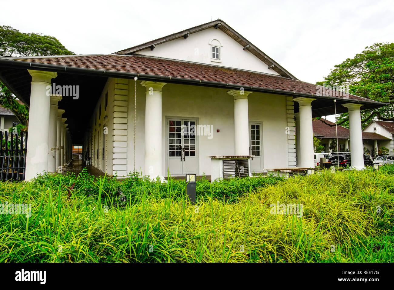 Malaysia colonial architecture columns hi-res stock photography and ...
