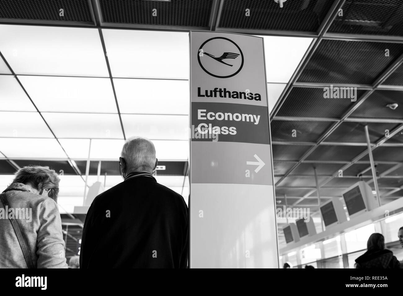 Lufthansa logo icon symbol hi-res stock photography and images - Alamy