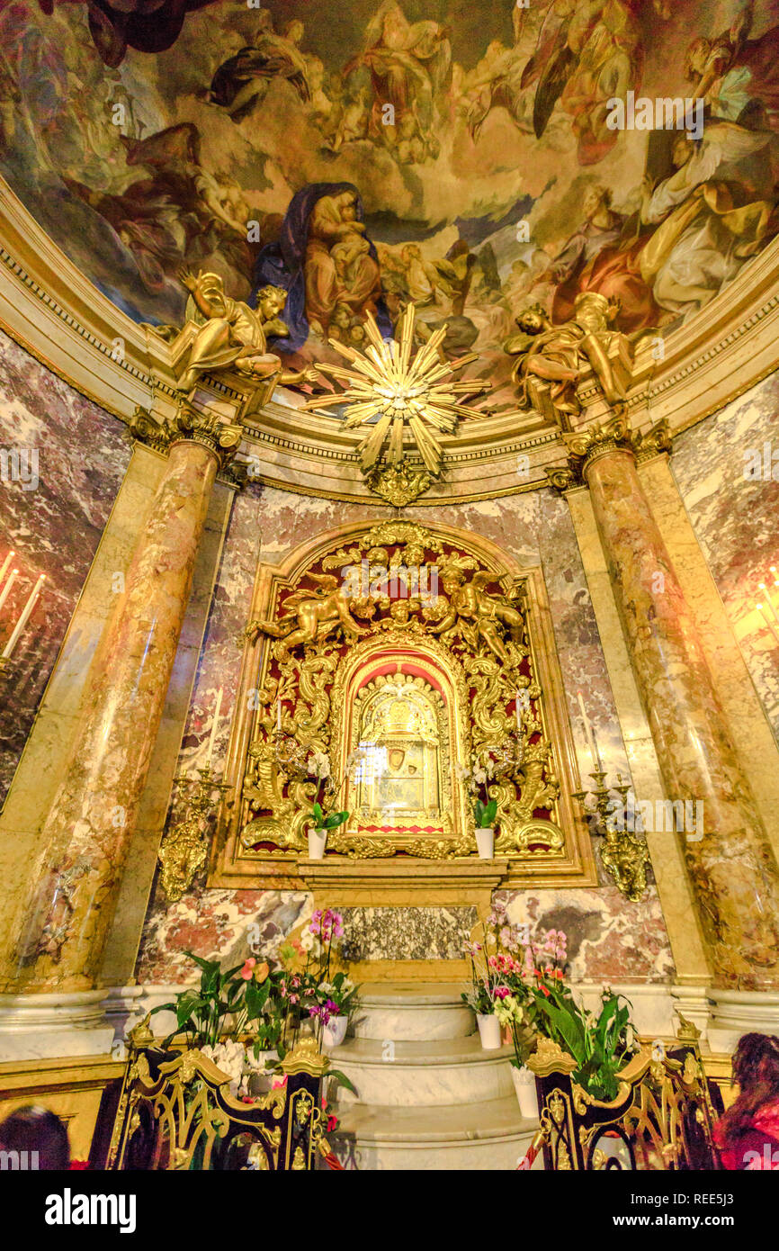 Catholic church altar sanctuary hi-res stock photography and images - Alamy