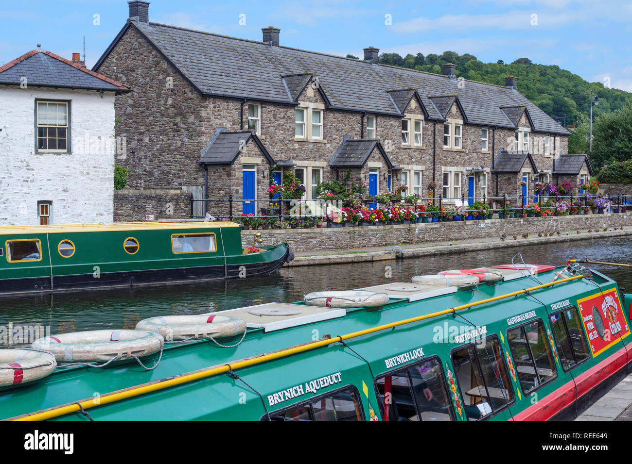 Canal boats at the canal basin at brecon hi-res stock photography and ...