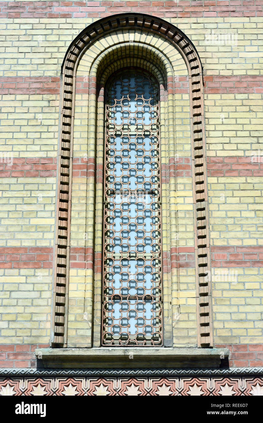 The Dohány Street Synagogue also known as the Great Synagogue or ...