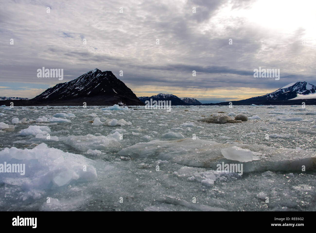 Arctic landscape in Svalbard Stock Photo - Alamy