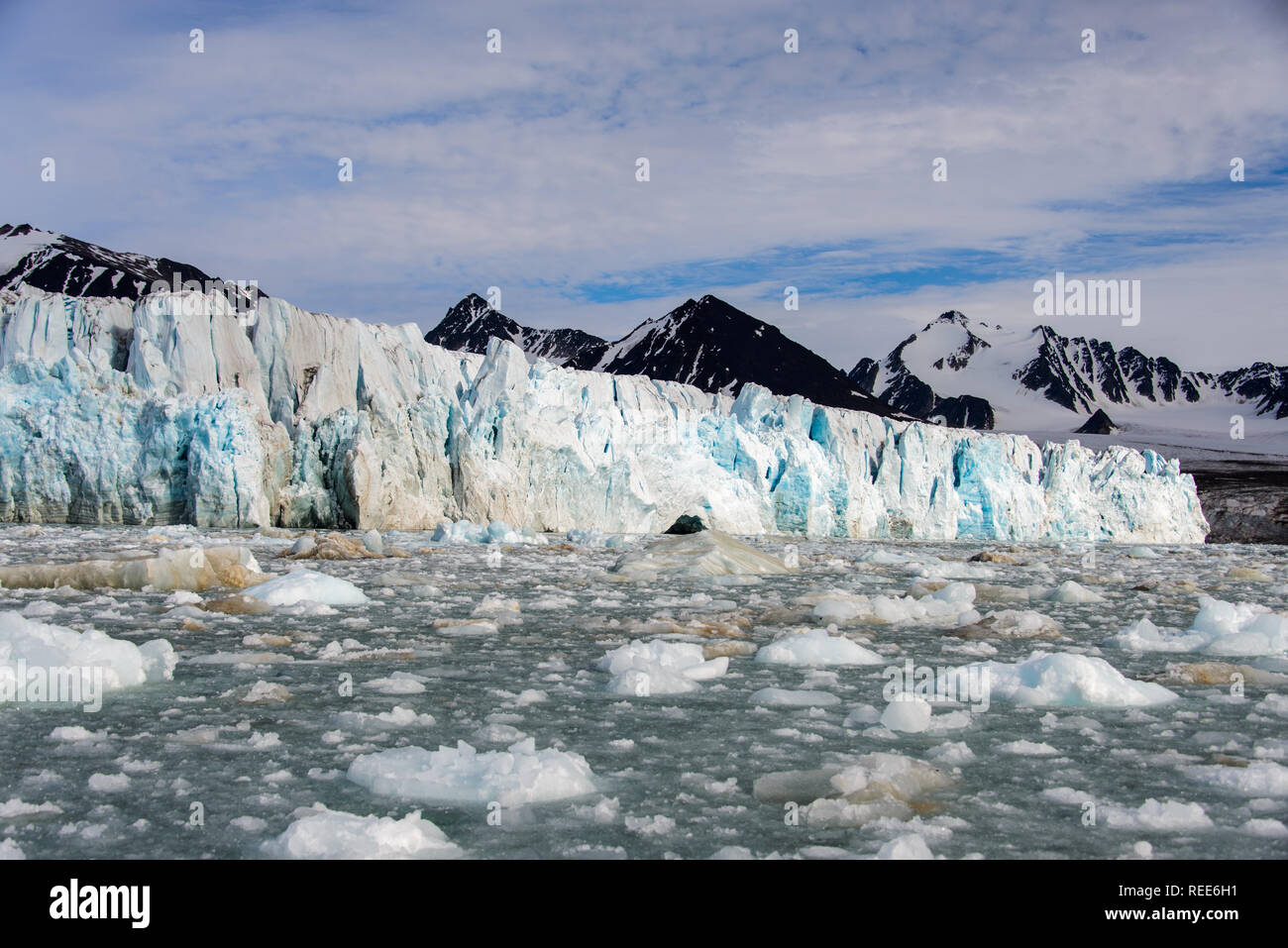 Arctic landscape in Svalbard Stock Photo - Alamy