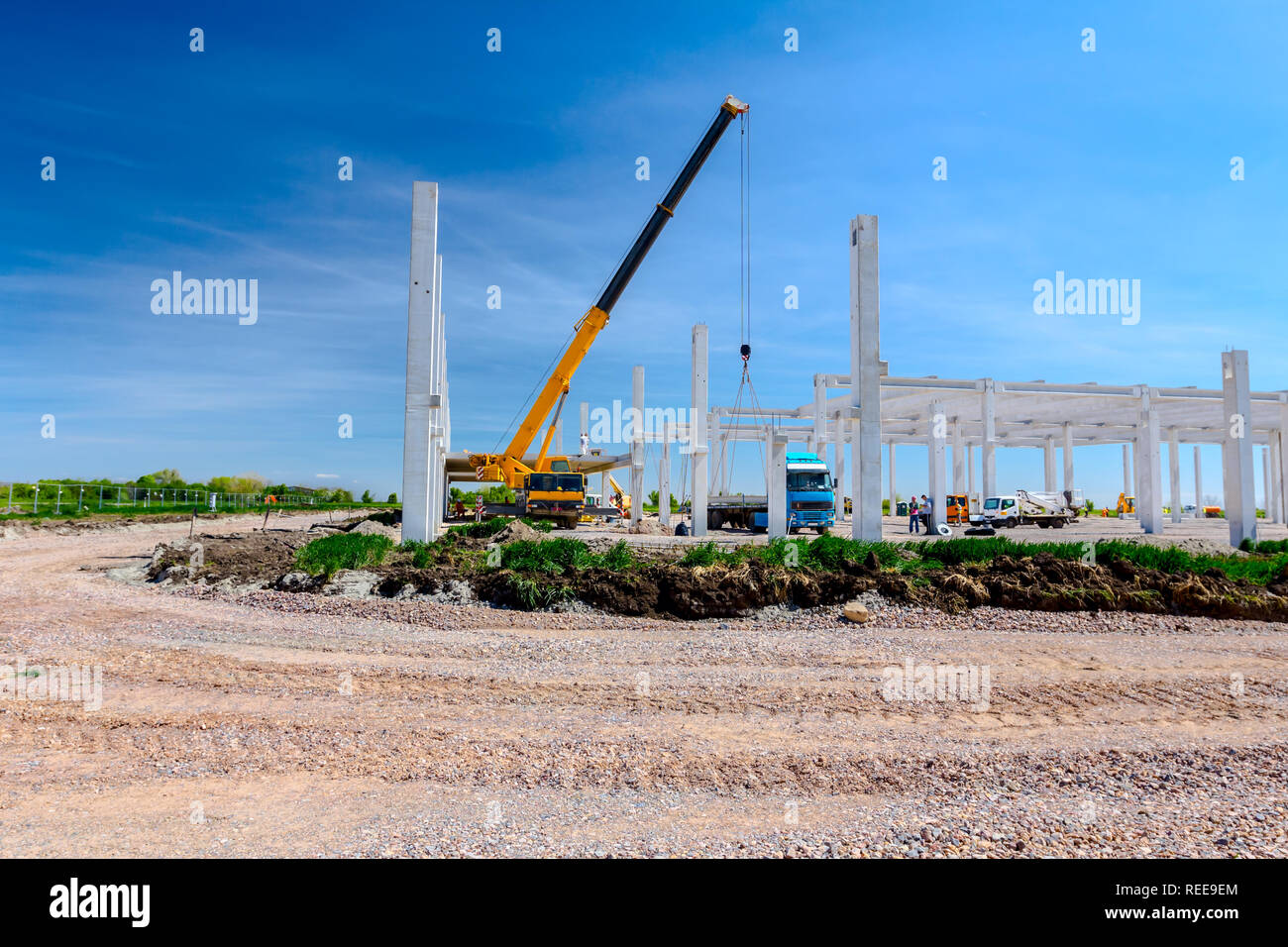 Lifting concrete lorry construction hi-res stock photography and images ...