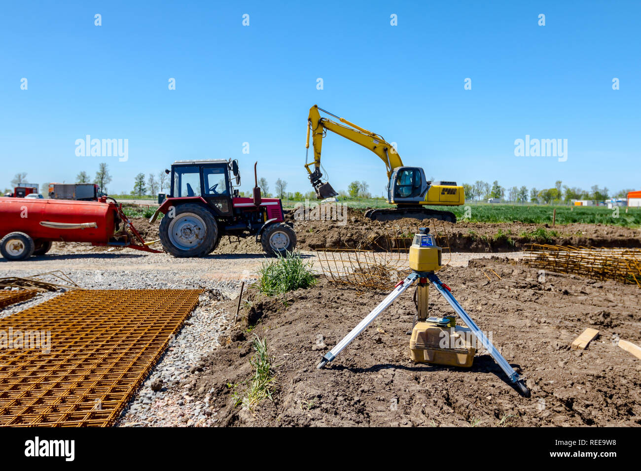 Geodetic device electronic level hi-res stock photography and images ...