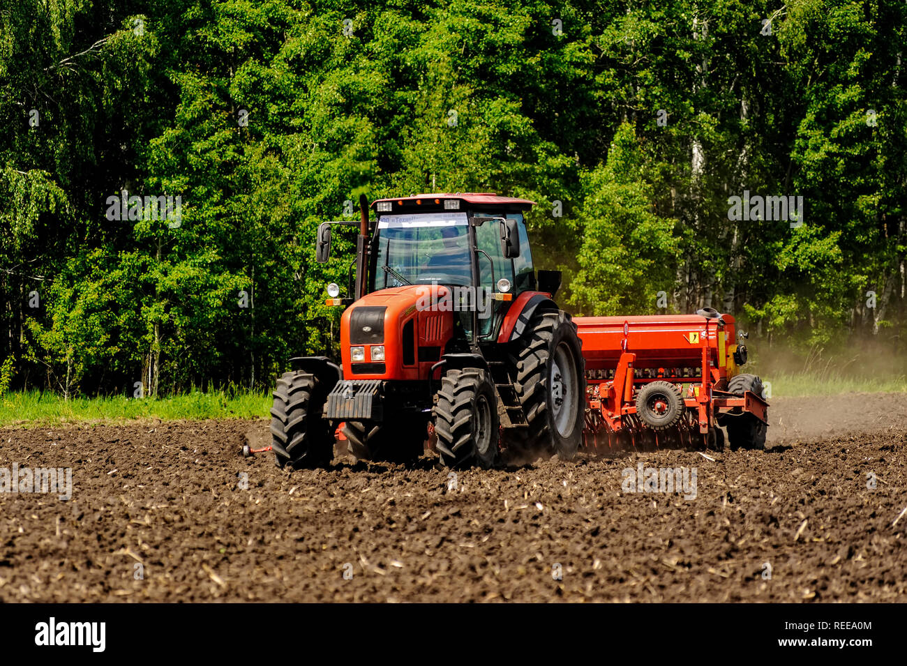 Sowing crops hi-res stock photography and images - Alamy