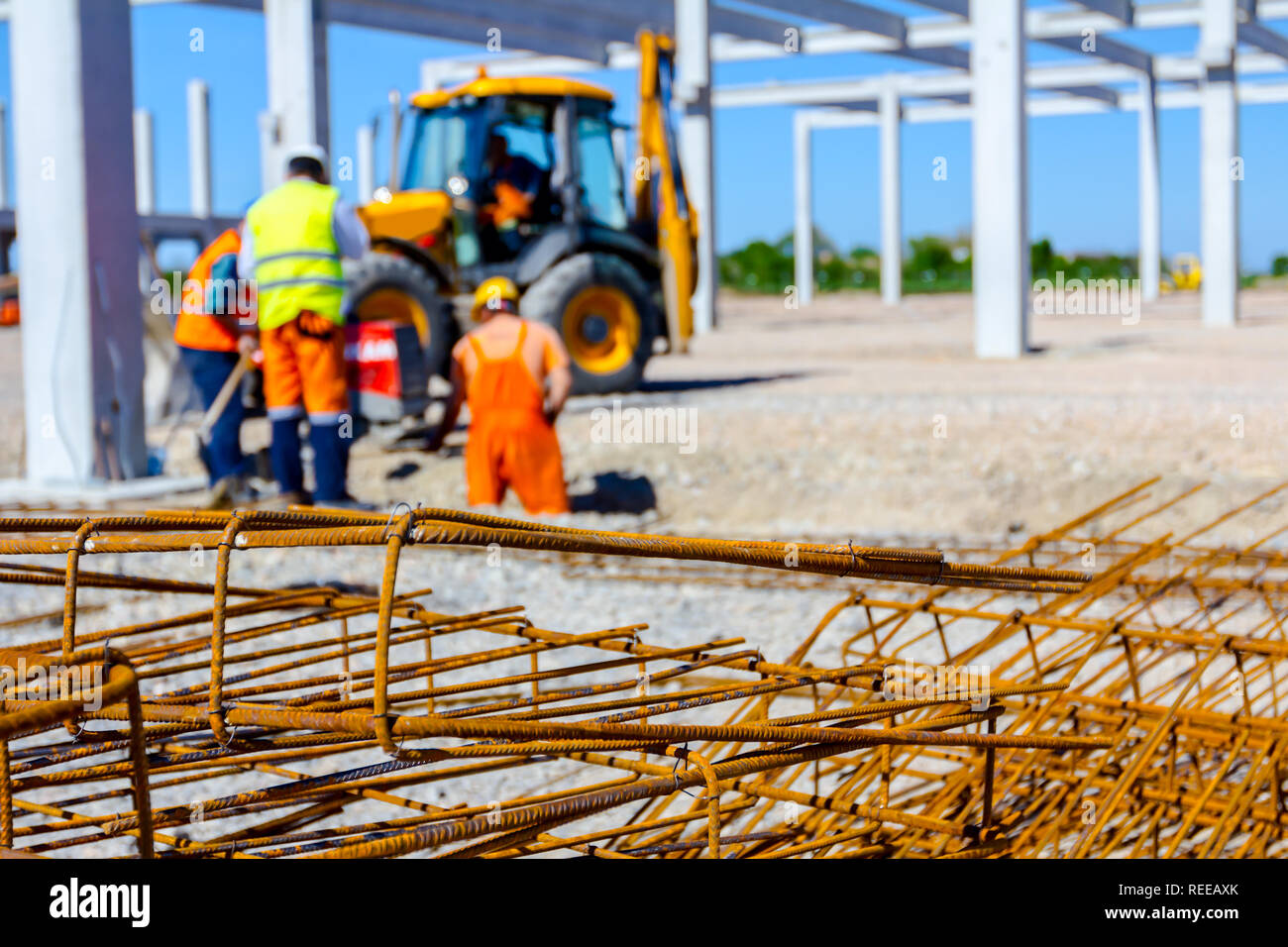 Basic metal profile made of bended and tied reinforcing rod in a ...