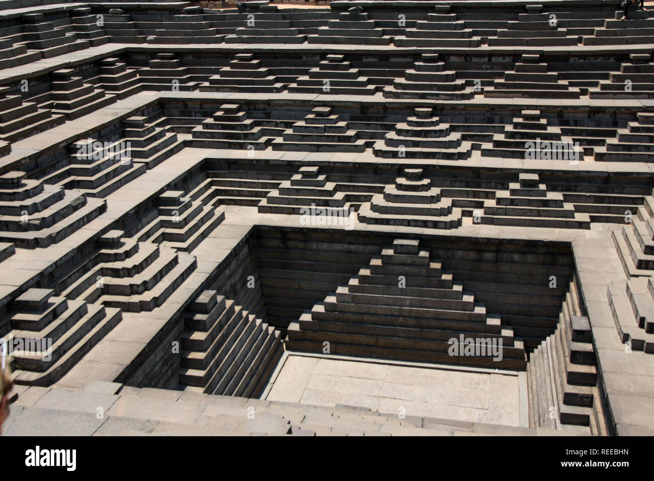 The amazing architecture public bath and step well around Royal ...