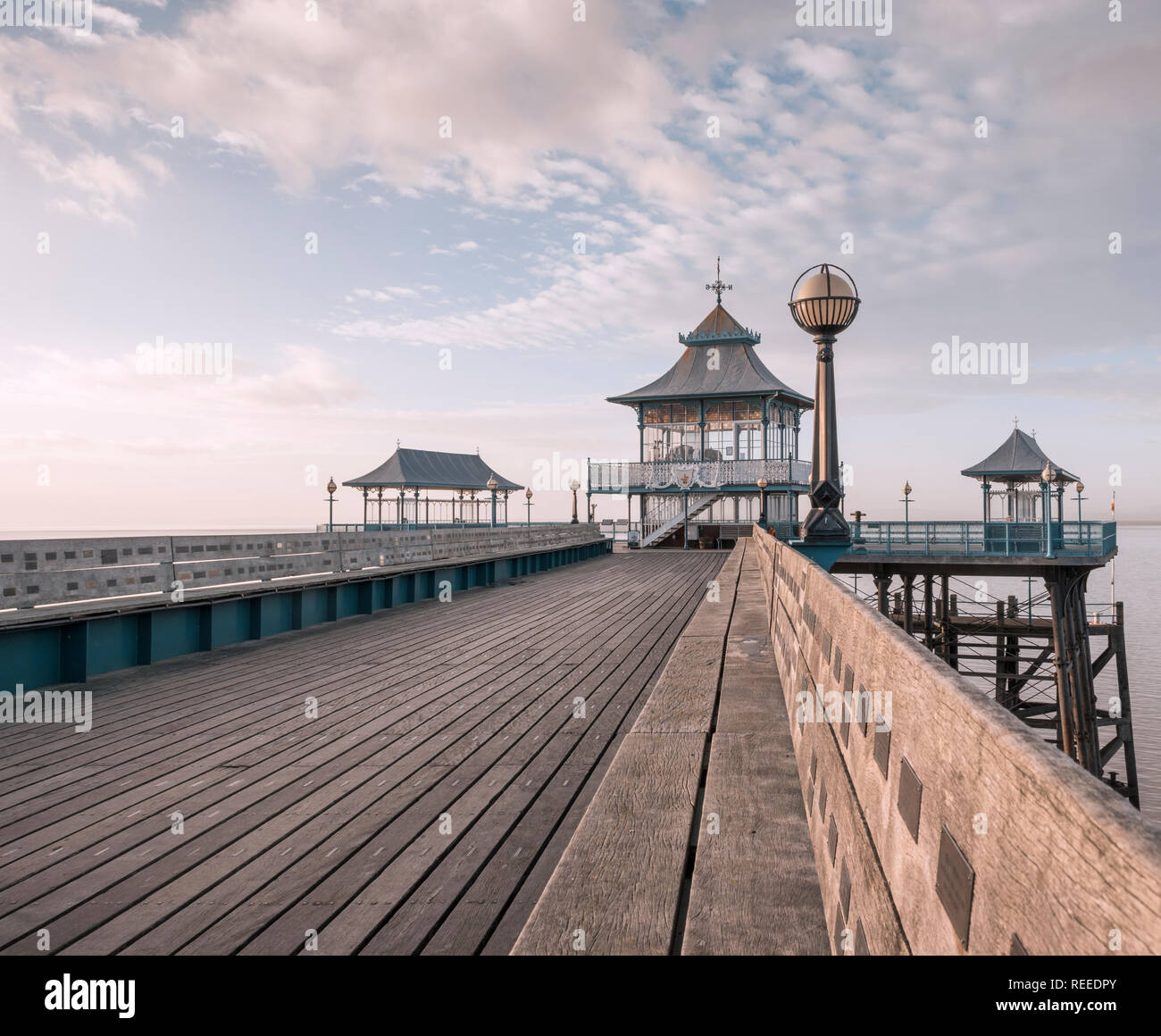Clevedon pier near bristol hi-res stock photography and images - Alamy