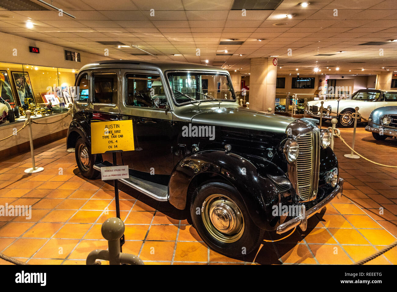 Black cab driver 1950s hi-res stock photography and images - Alamy